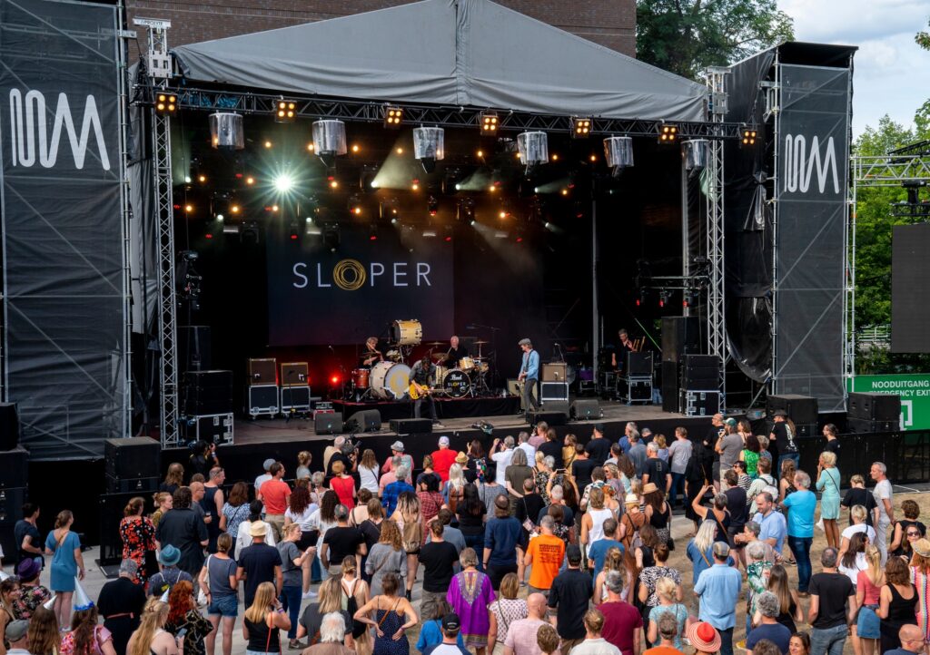 MPT podium te huur – Ruim podium voor elk evenement!